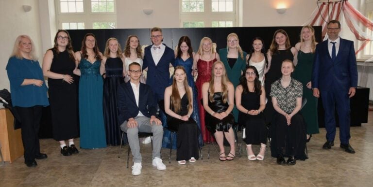 Abschlussjahrgang 2024 – BKLM – Berufskolleg Lise Meitner Ahaus